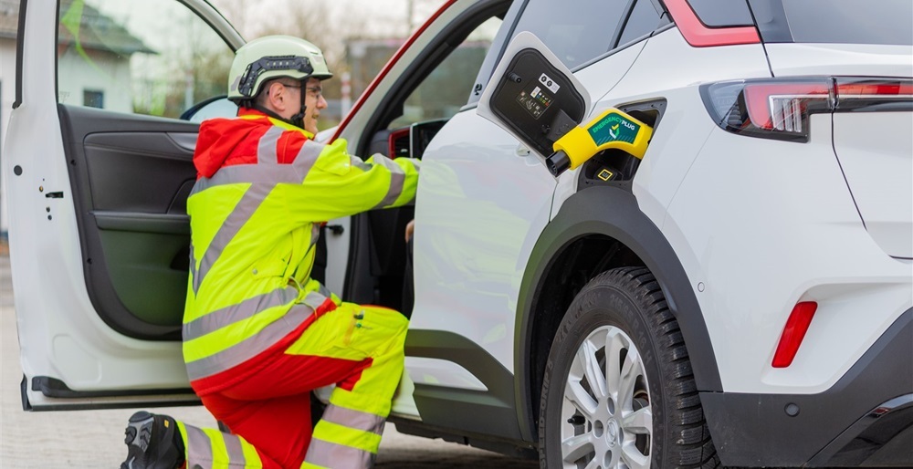 Nederland Elektrisch - Emergency Plug voor elektrische auto’s wint Automotive Innovation Award