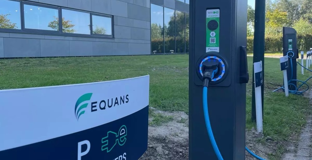 Nederland Elektrisch - Foto van de week | Equans geeft laadpaal ...
